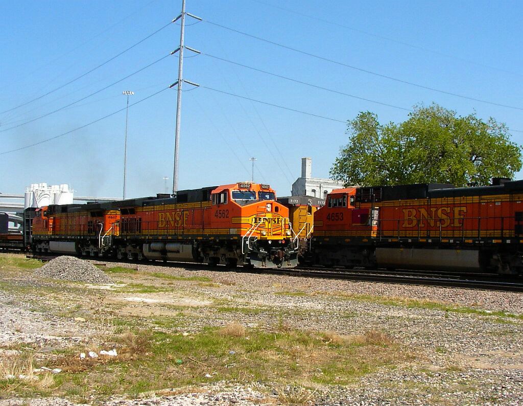 BNSF 4562 & 4653